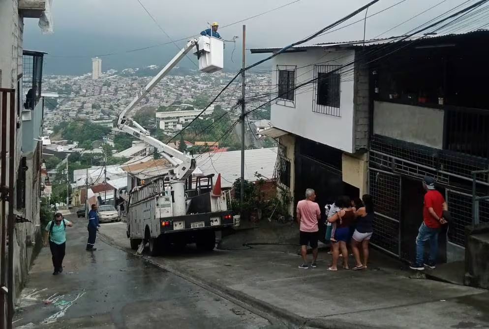 Los cortes de luz se retoman en Ecuador este lunes, 29 de abril, con ...